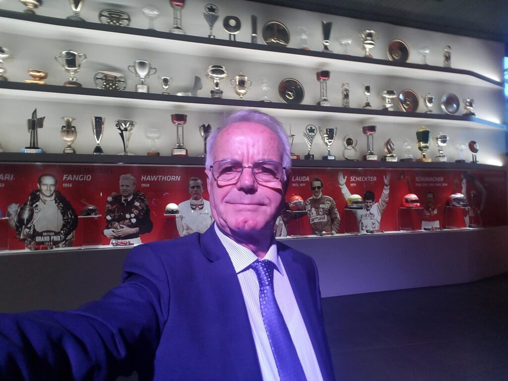 Skulptori Qazim Arifi ekspozon në Los Anxheles – Dashart